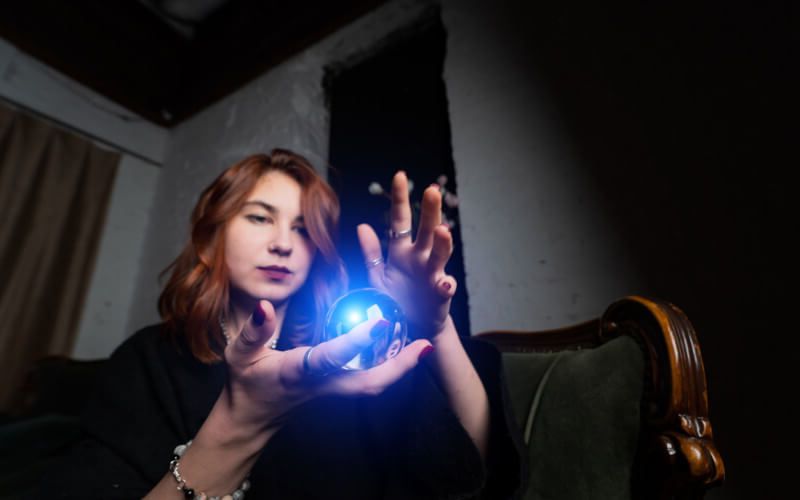 Najlepsze seriale o magii – jaki serial fantasy wybrać? - Idź do Kina